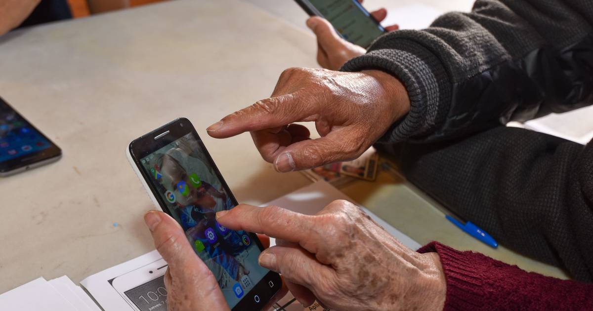Teléfonos Gratis Para Personas Mayores En Este Festival