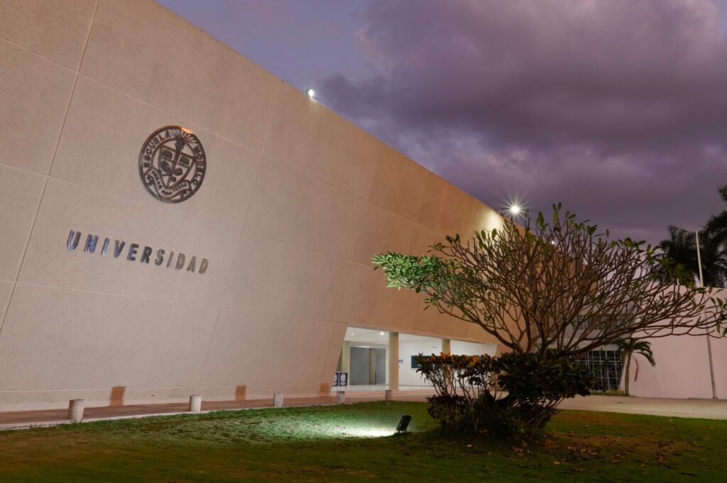 UNIVERSIDADES en MÉRIDA: Guía 2025 IMPRESCINDIBLE